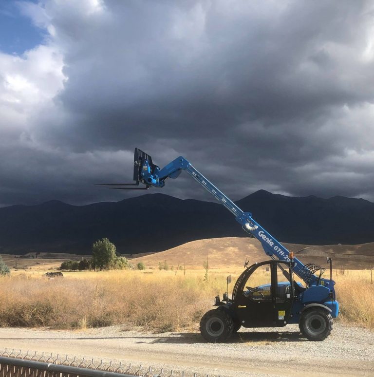 19’ Genie GTH-2506 Compact Telehandler Enclosed Cab - North 93 Rentals