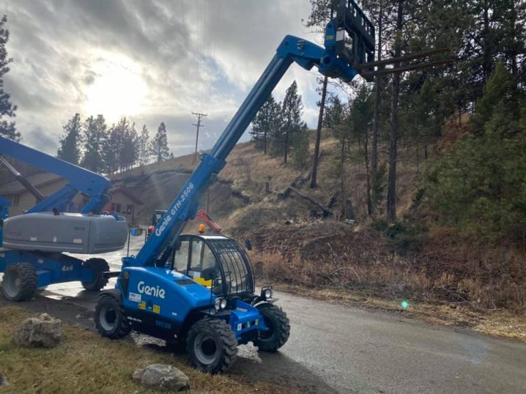 19’ Genie GTH-2506 Compact Telehandler Enclosed Cab - North 93 Rentals