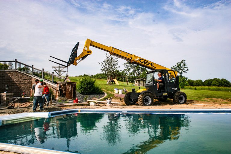 34’ Gehl RS6-34 Open Cab Telehandler - North 93 Rentals